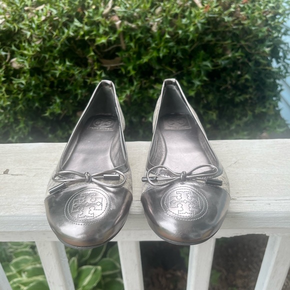 Tory Burch | Shoes | Tory Burch Verbena Patent Toe Silver Snake Skin ...